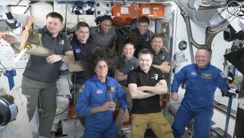 Sulla Iss gli astronauti della prima missione con equipaggio di ...